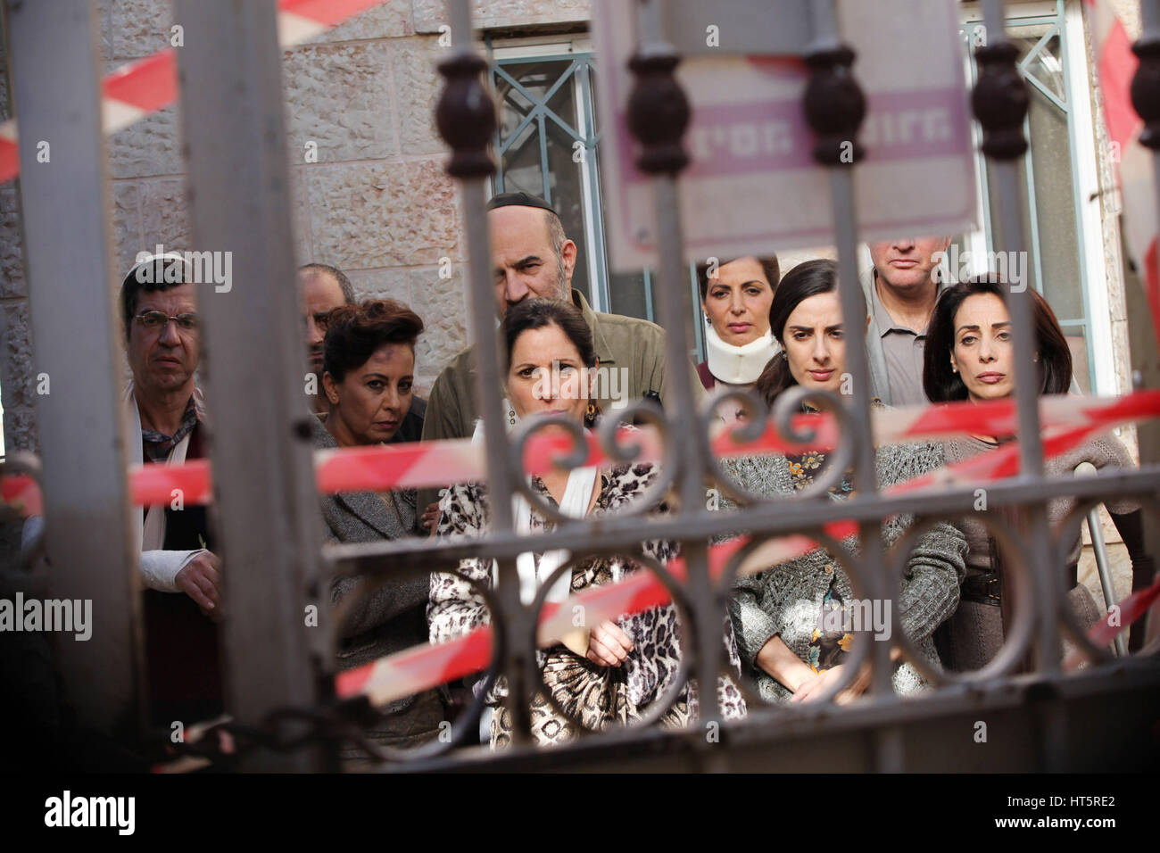 THE WOMEN'S BALCONY, (aka ISMACH HATANI), l-r: Evelin Hagoel, Igal Naor ...