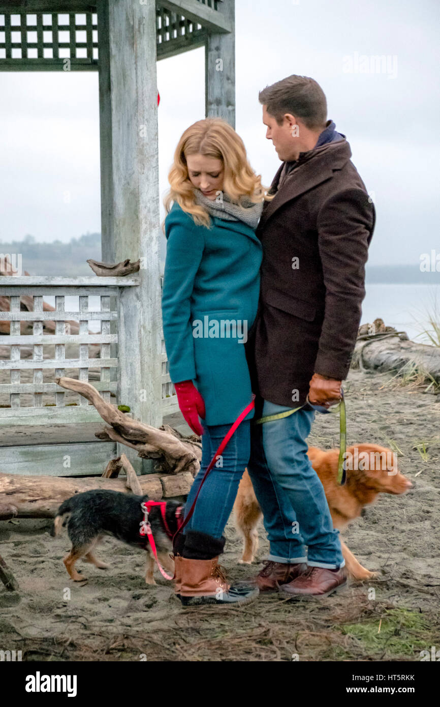 WALKING THE DOG, (from left): Jennifer Finnigan, Sam Page, (aired Feb ...