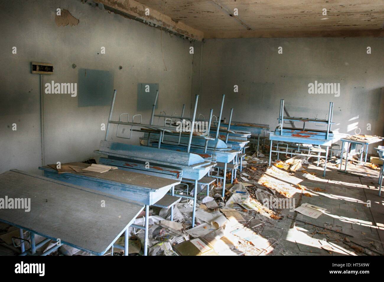 Falling apart school hi-res stock photography and images - Alamy