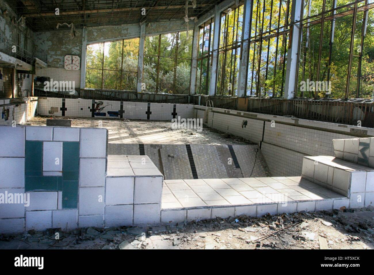 The ghost town in the chernobyl exclusion zone hi-res stock photography ...