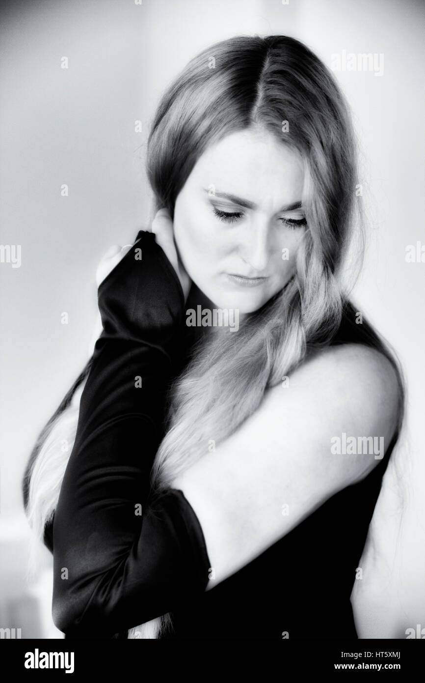 beautifull girls modeling outside in nature Stock Photo - Alamy