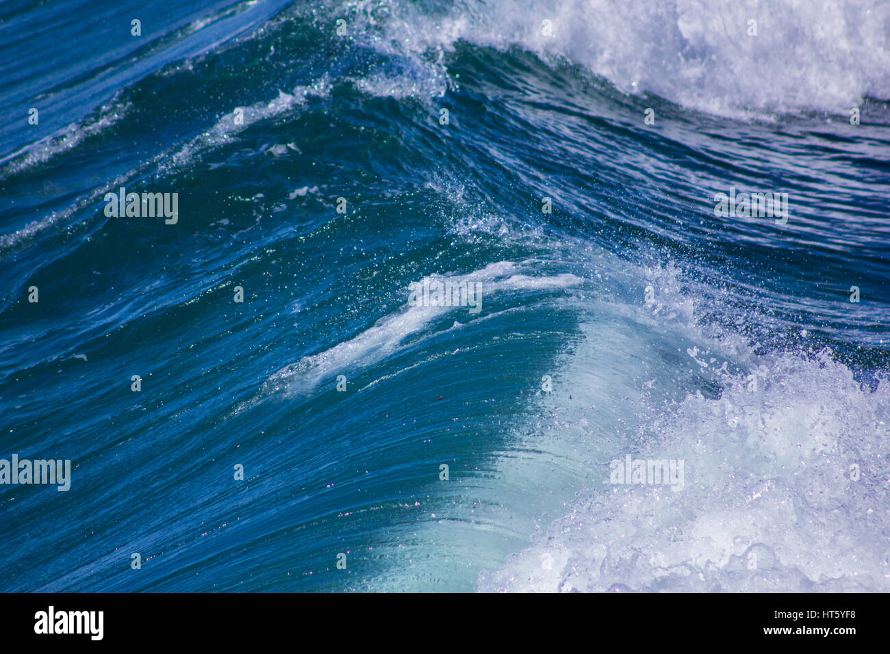 strong waves in pacific beach, San Diego, where you can enjoy surfing ...
