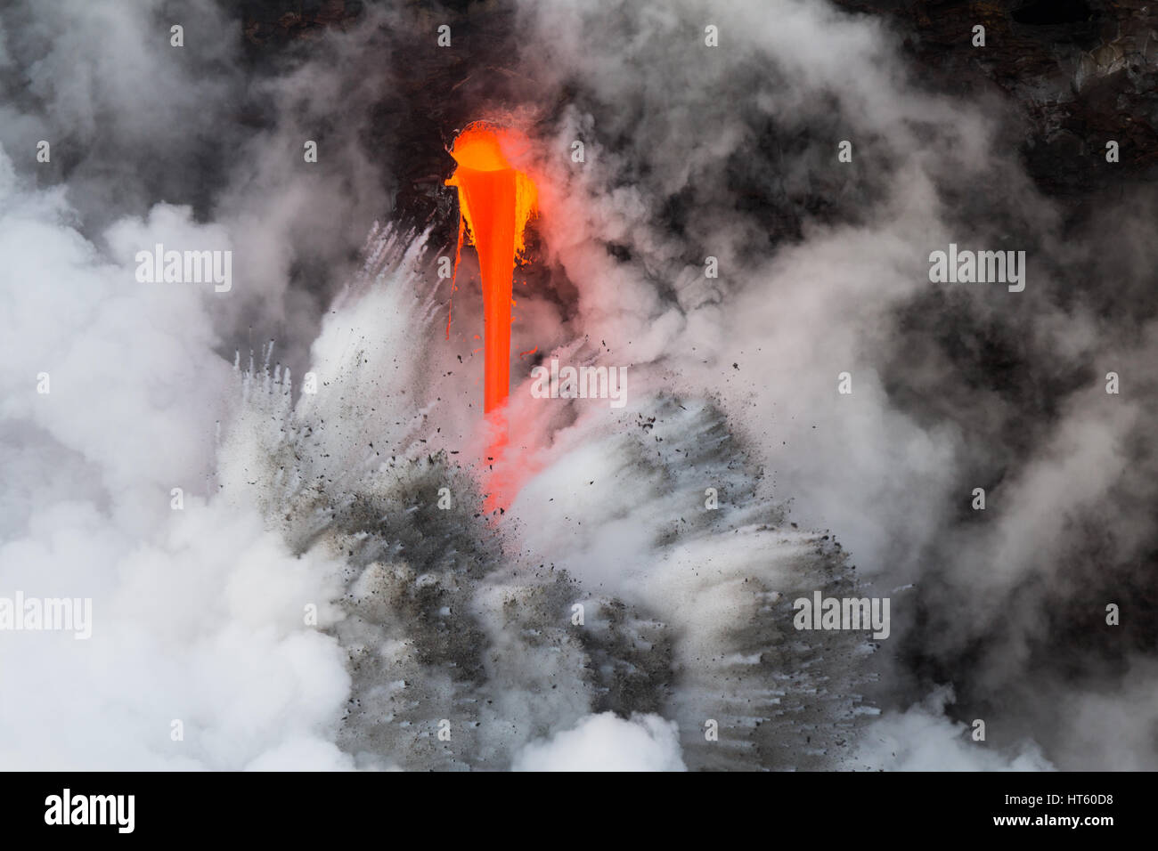 Molten lava 'fire hose' pours in the cold Pacific ocean causing massive ...