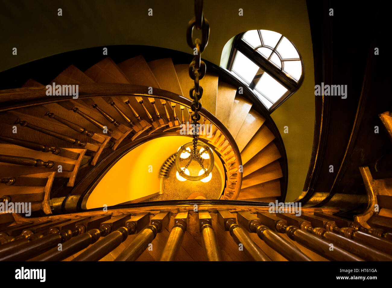 Spiral stairs library hi-res stock photography and images - Alamy