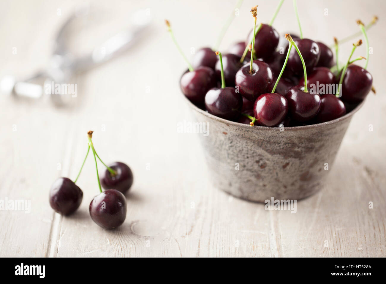 English cherries hi-res stock photography and images - Alamy