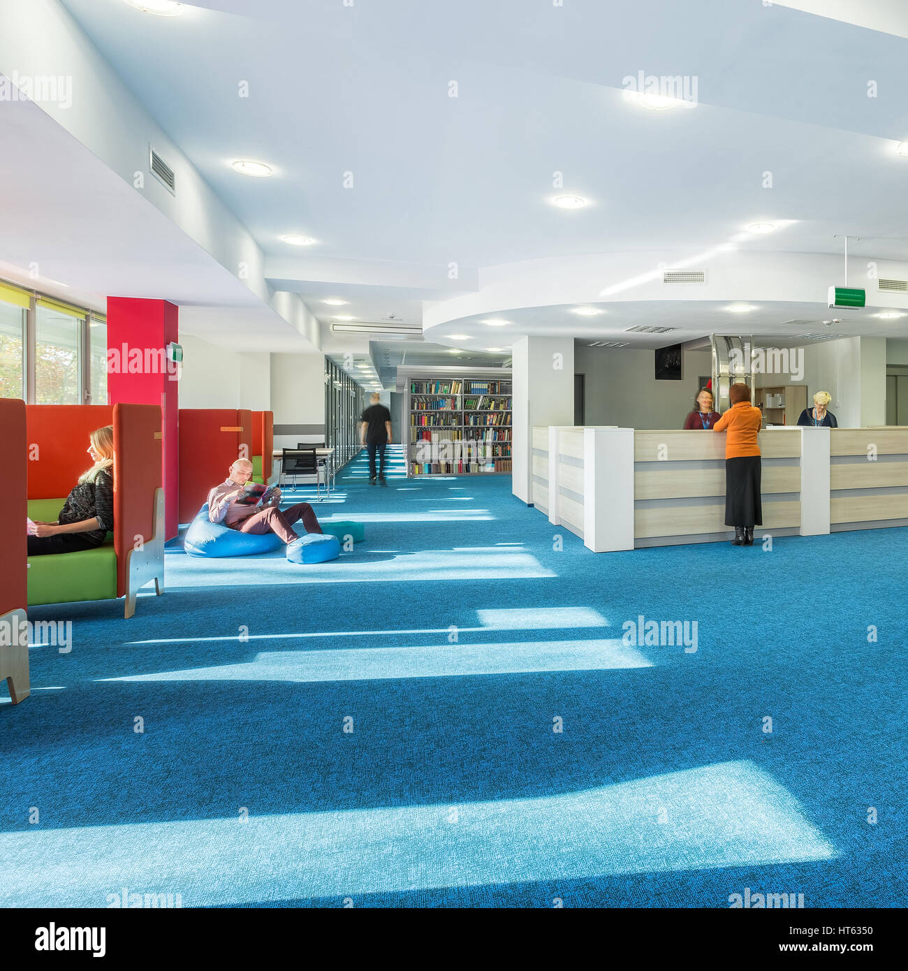 Reception desk library hi-res stock photography and images - Alamy