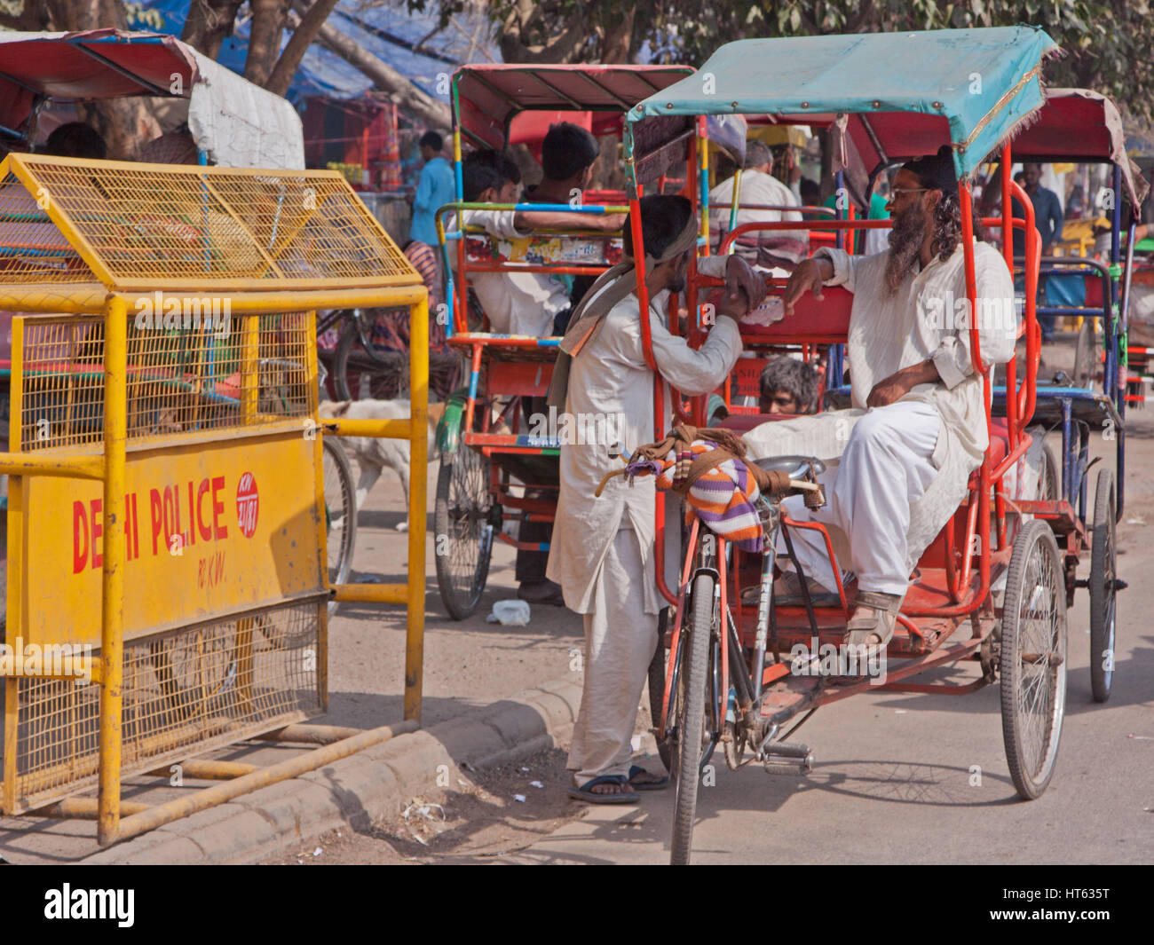 India old delhi cycle rickshaws hi-res stock photography and images - Alamy