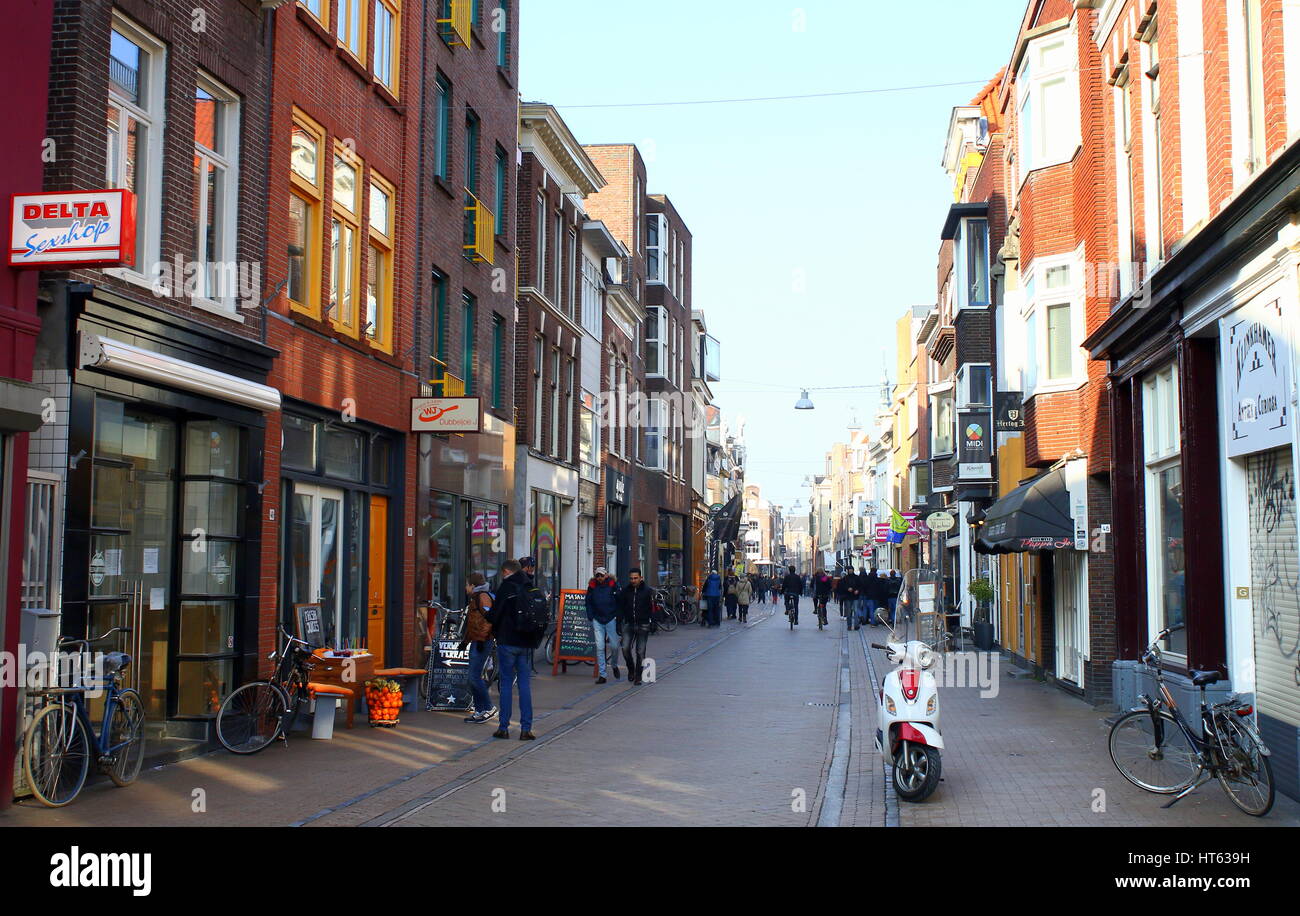 People shopping in Folkingestraat, renowned shopping street in central ...