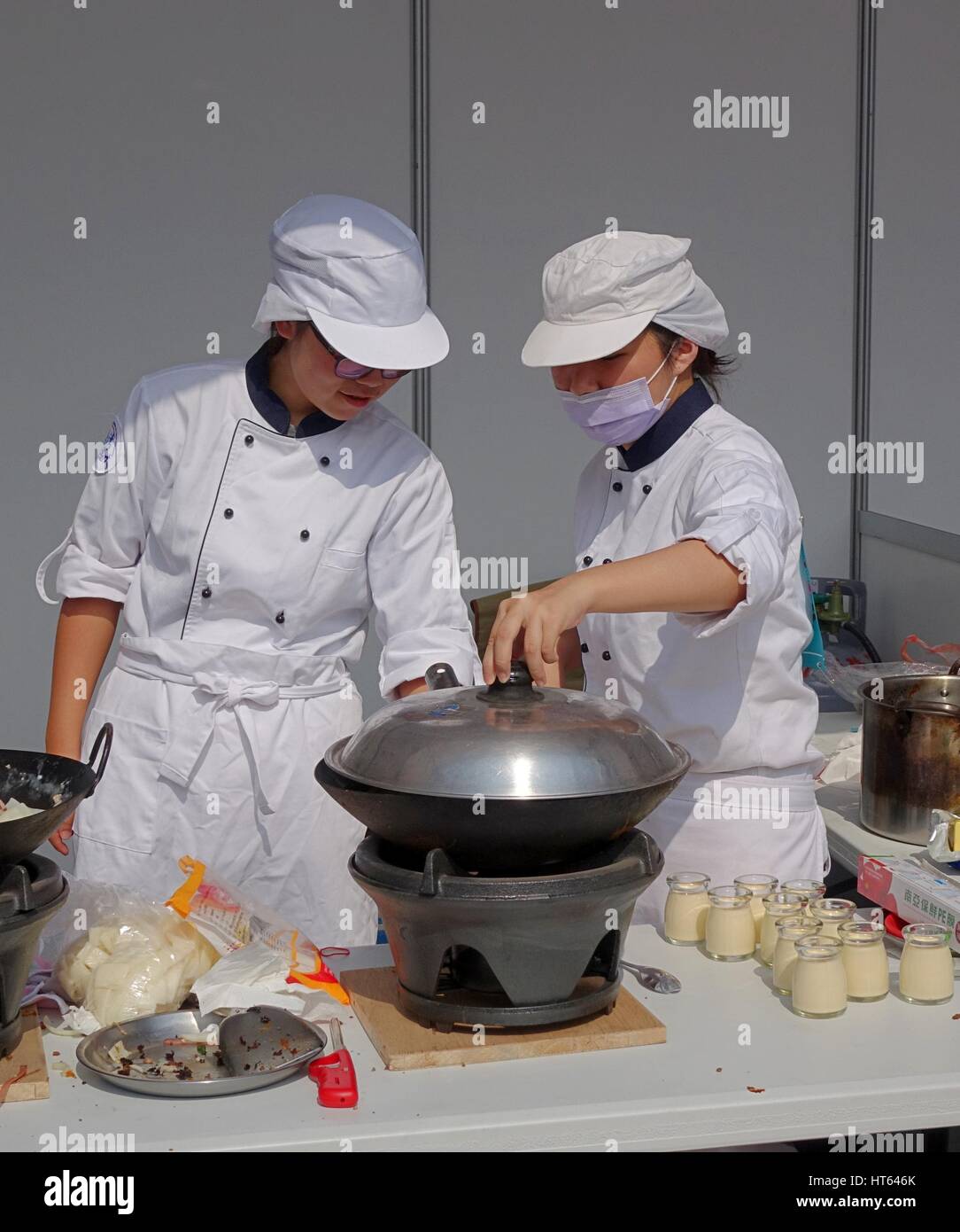 Cooking competition hi-res stock photography and images - Alamy