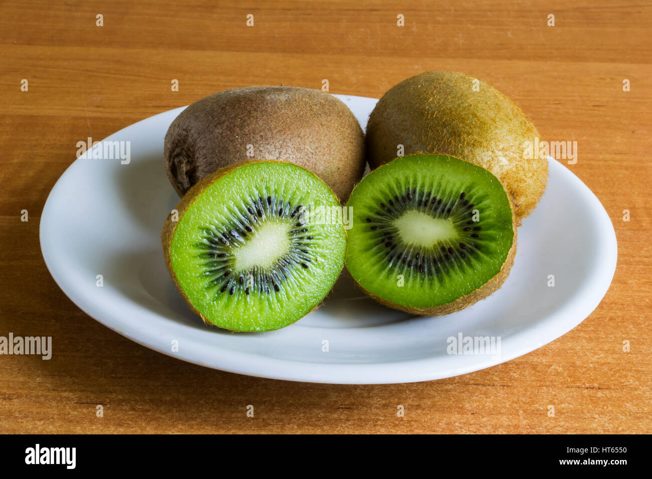 Kiwi on a table hi-res stock photography and images - Alamy
