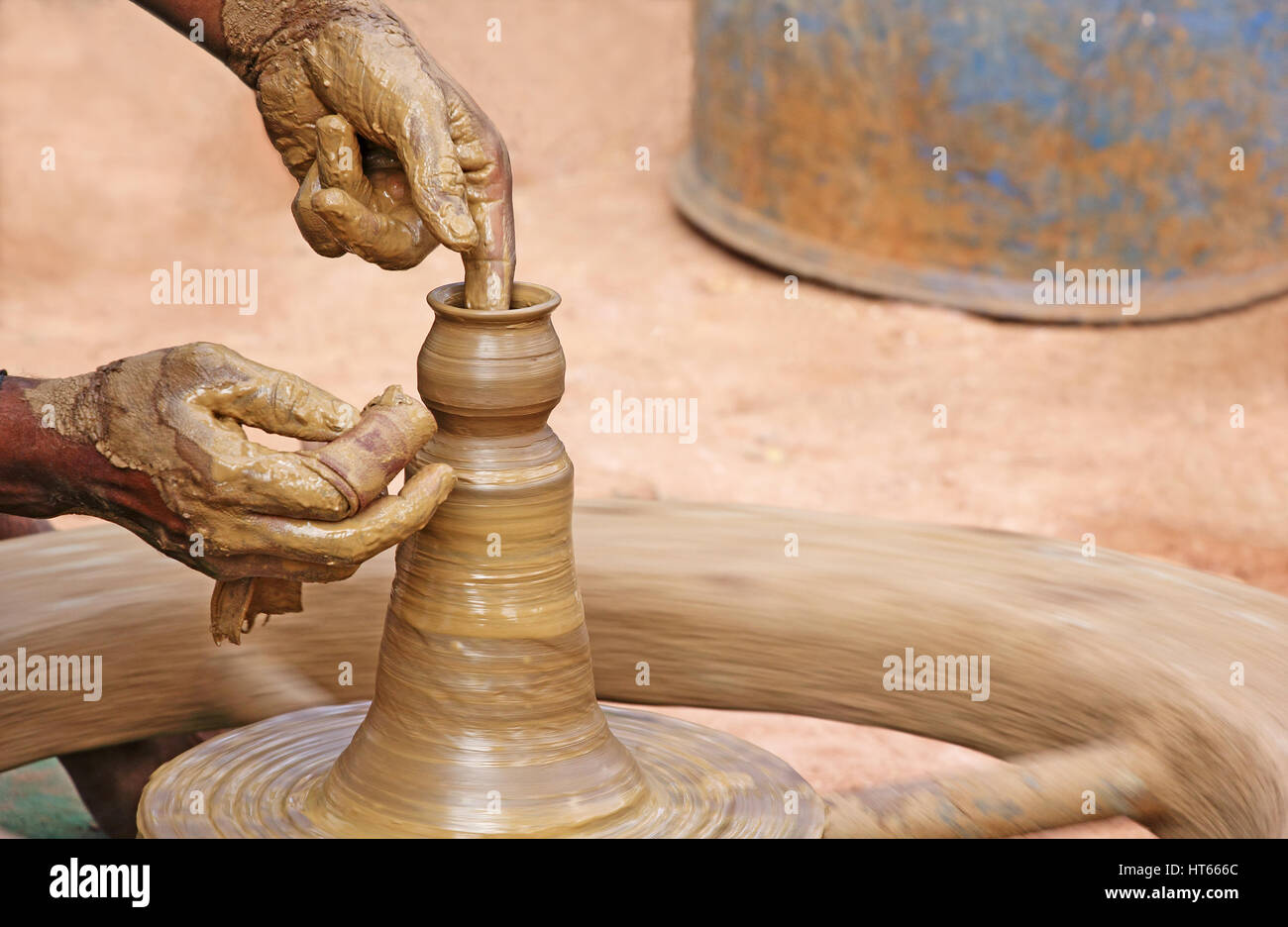 Manual molding hi-res stock photography and images - Alamy