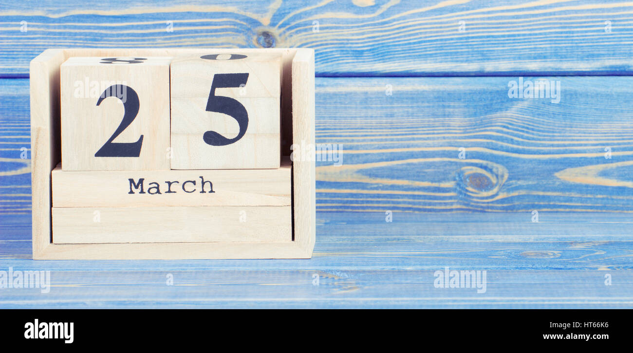 Vintage photo, March 25th. Date of 25 March on wooden cube calendar ...