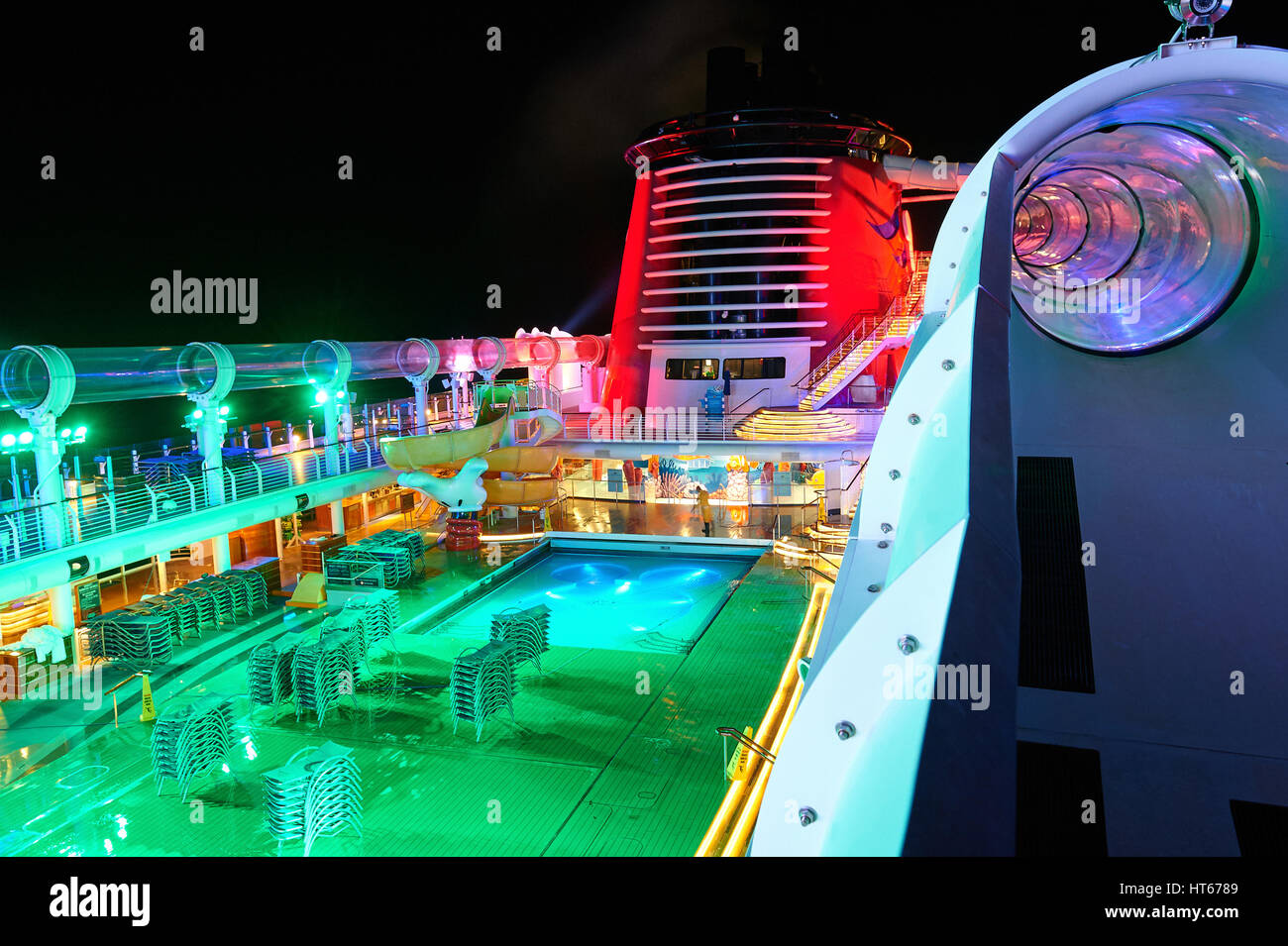Aquaduck slide hi-res stock photography and images - Alamy