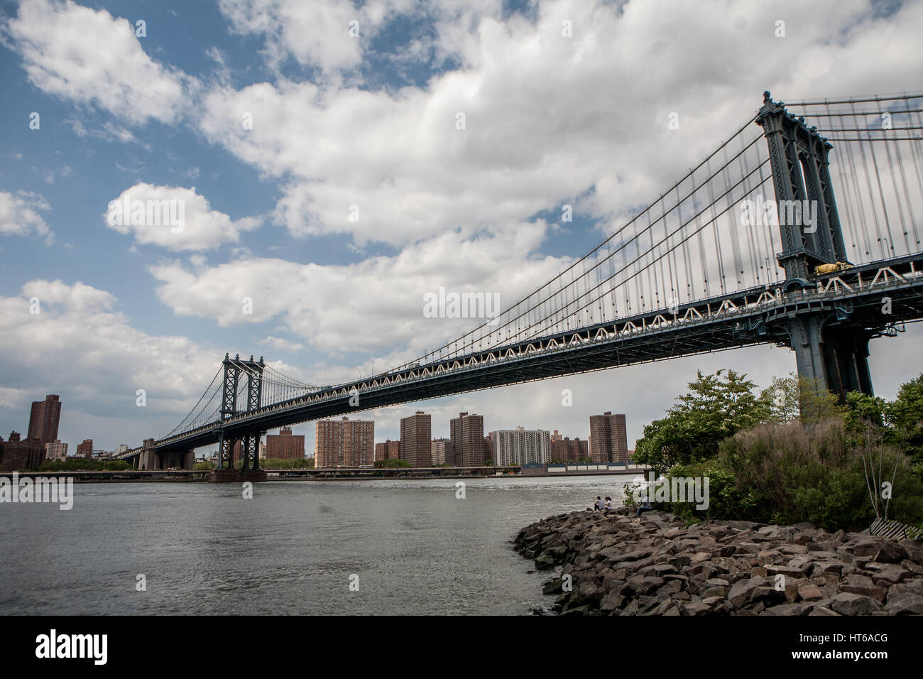 The Manhattan Bridge is a suspension bridge that crosses East River ...