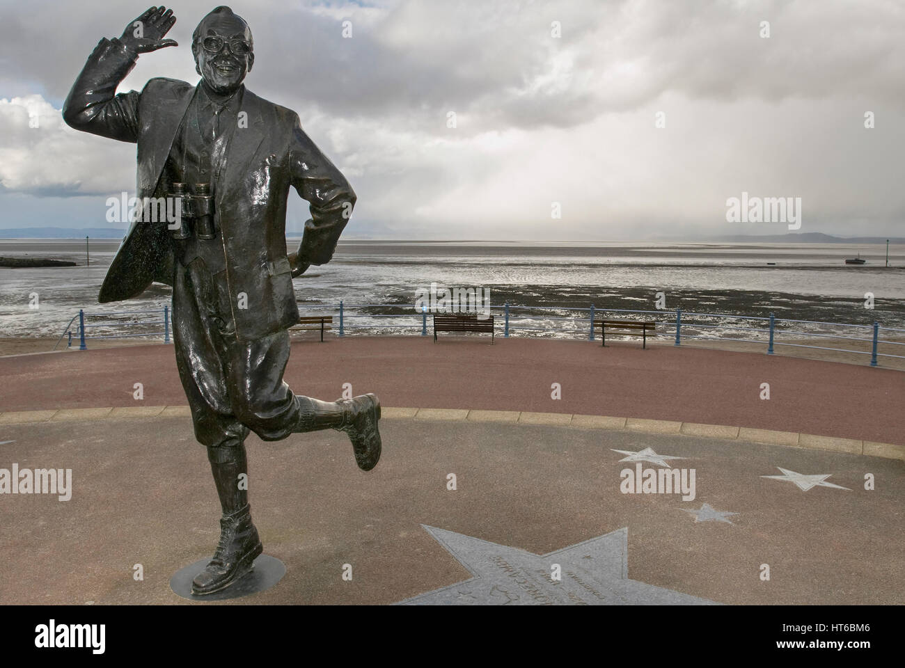 Statue comedian eric morecambe on hi-res stock photography and images ...