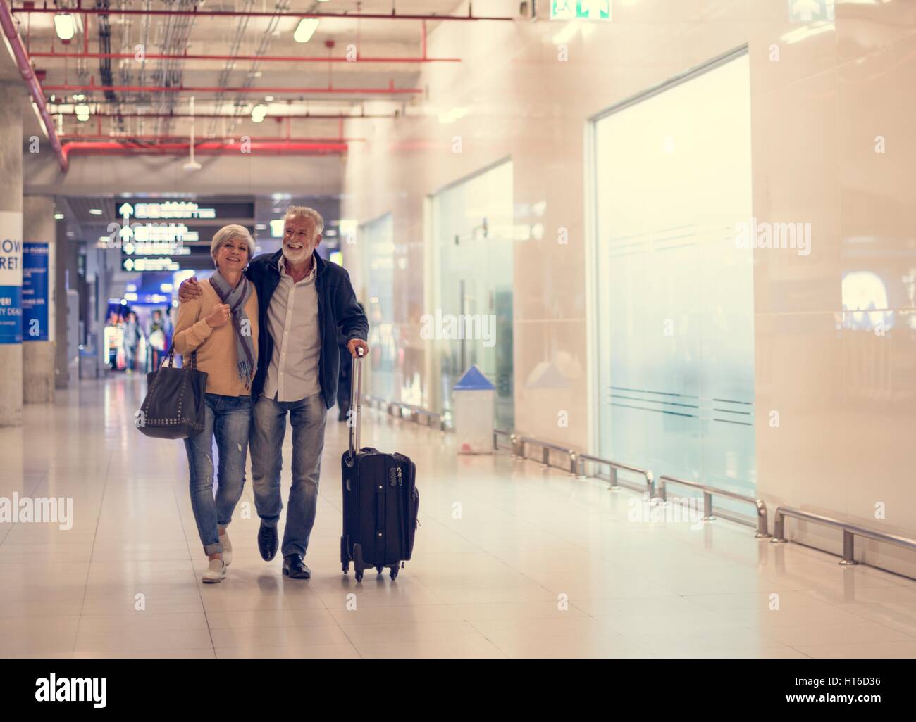 Airport scene hi-res stock photography and images - Alamy