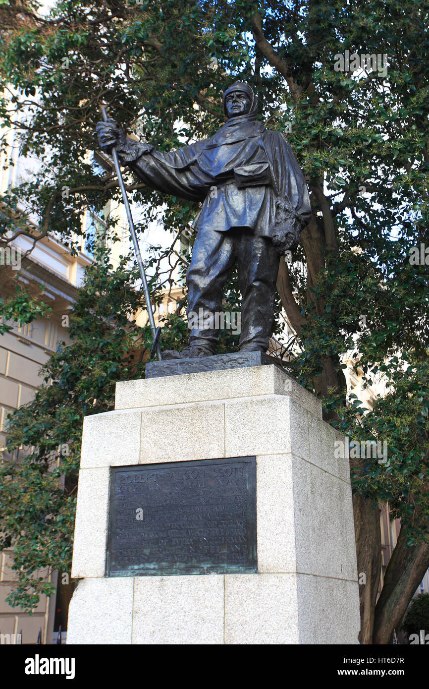 Captain scott memorial waterloo place hi-res stock photography and ...