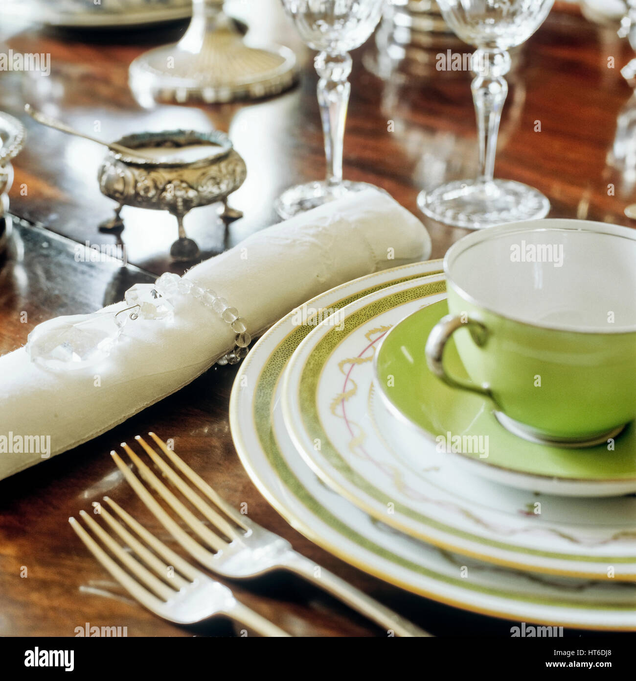 Tea cup and saucer hi-res stock photography and images - Alamy