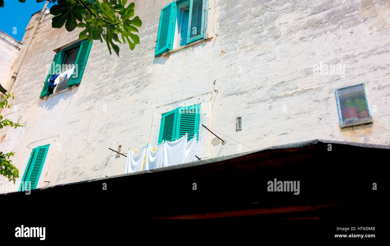 Shutters green italy hi-res stock photography and images - Alamy