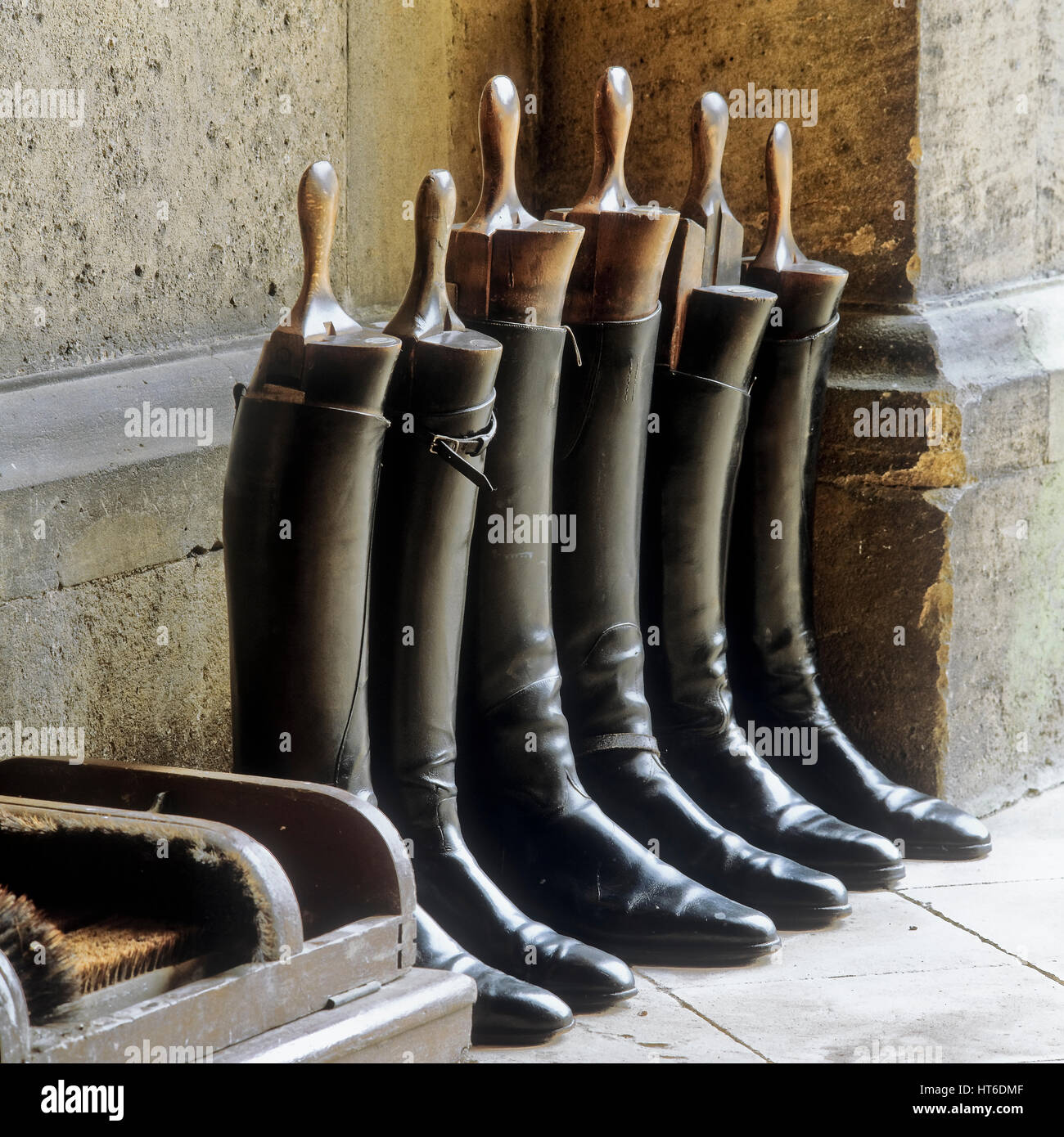 Black riding boots hi-res stock photography and images - Alamy
