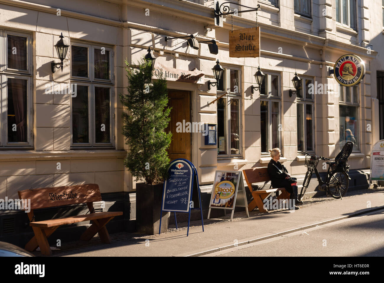 German pub hi-res stock photography and images - Alamy