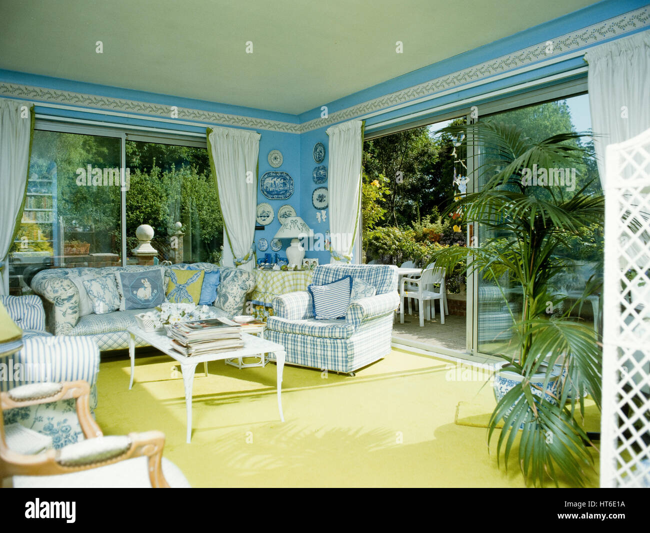 Toned windows hi-res stock photography and images - Alamy