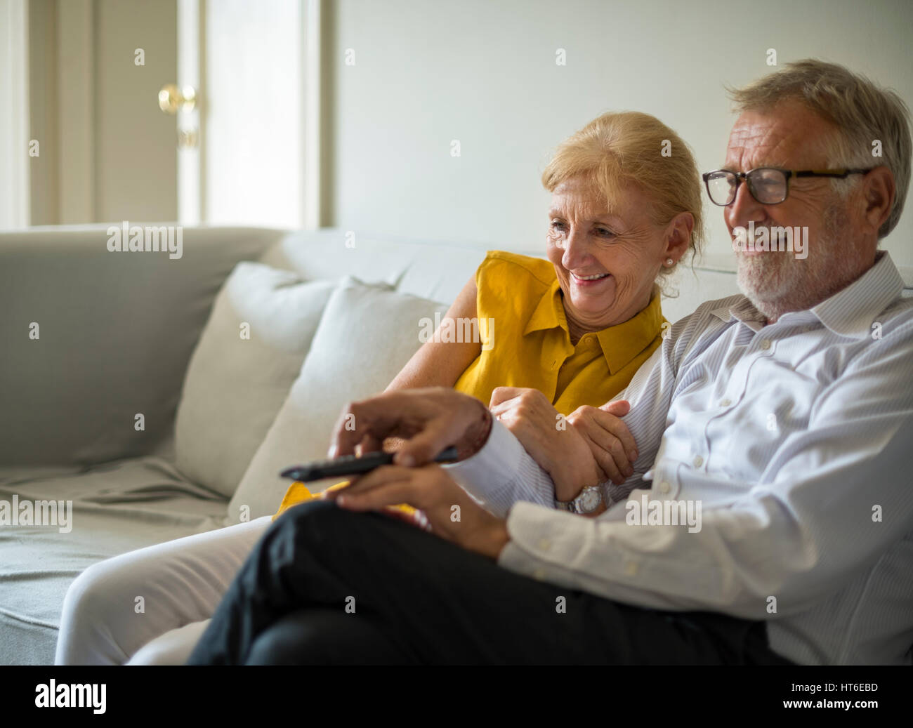 Lifestyle daily life everyday home hi-res stock photography and images ...
