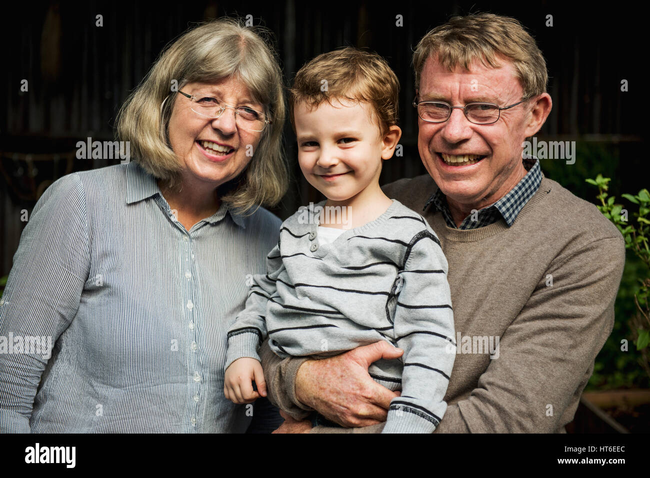 Grandparents and grandson hi-res stock photography and images - Alamy