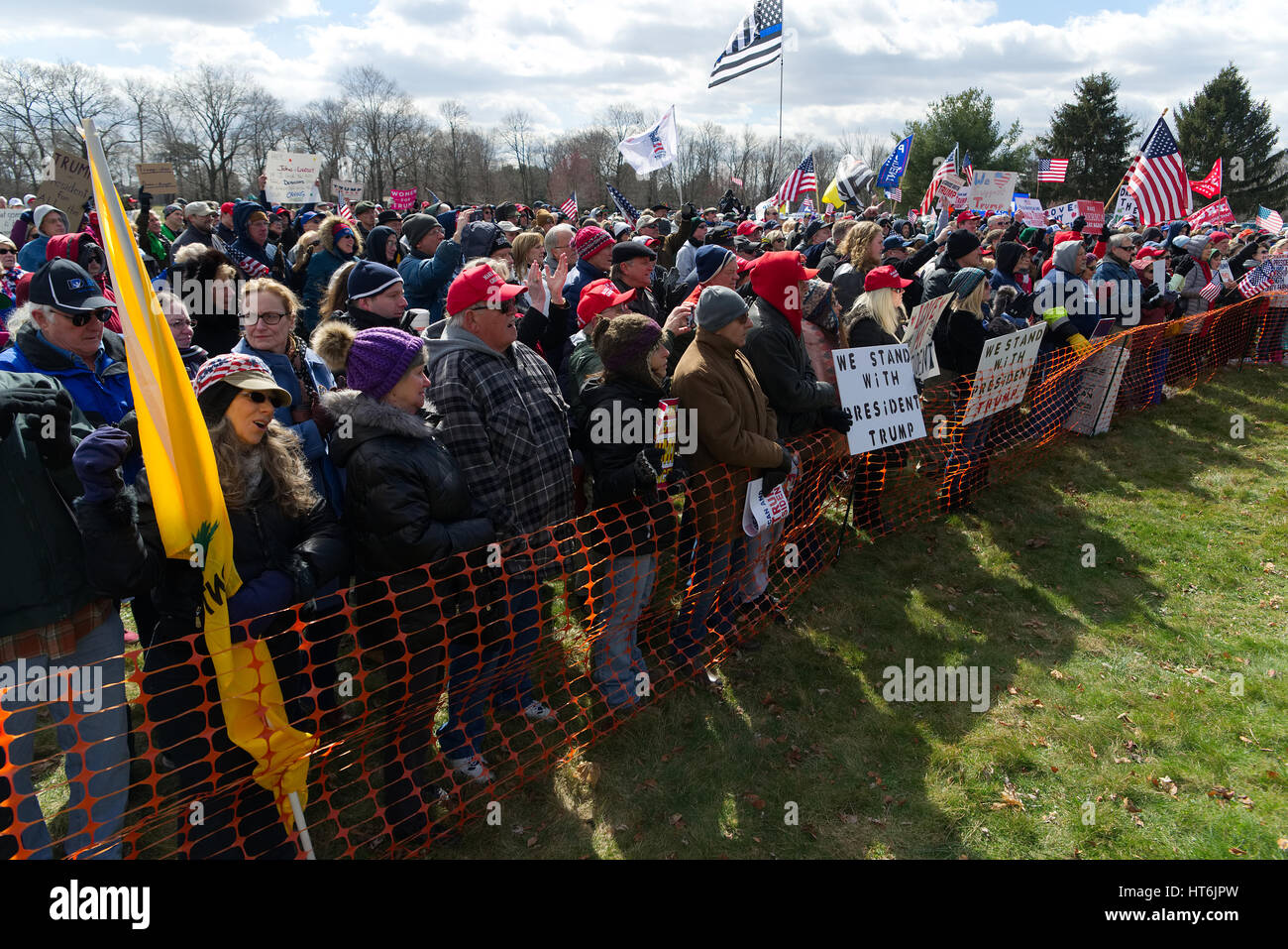 Pro trump rally signs hi-res stock photography and images - Alamy