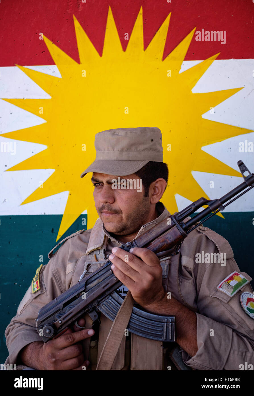 Kudish Peshmerga fighters on the front line with isis during Mosul ...