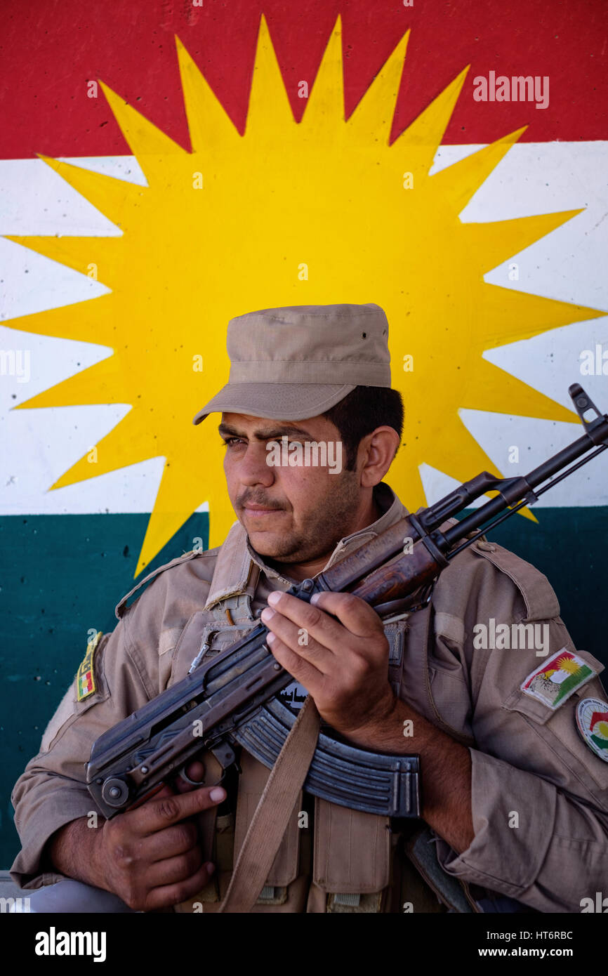 Kudish Peshmerga fighters on the front line with isis during Mosul ...