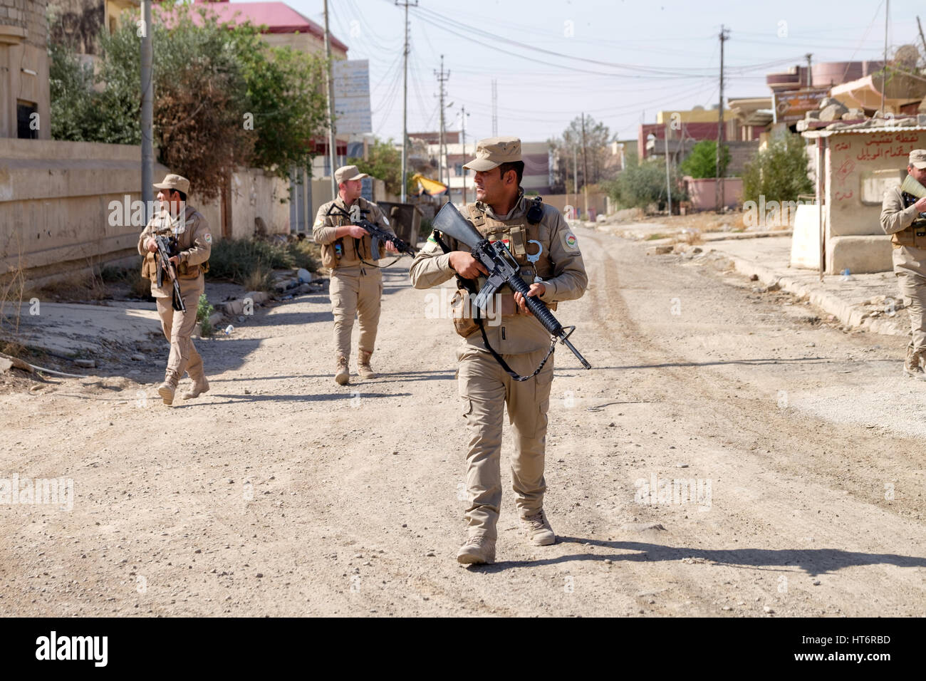 Kudish Peshmerga fighters on the front line with isis during Mosul ...