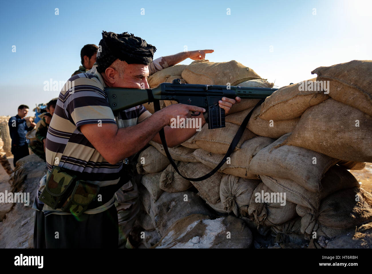 Kudish Peshmerga fighters on the front line with isis during Mosul ...