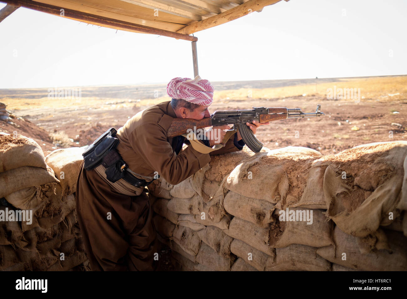 Kudish Peshmerga fighters on the front line with isis during Mosul ...