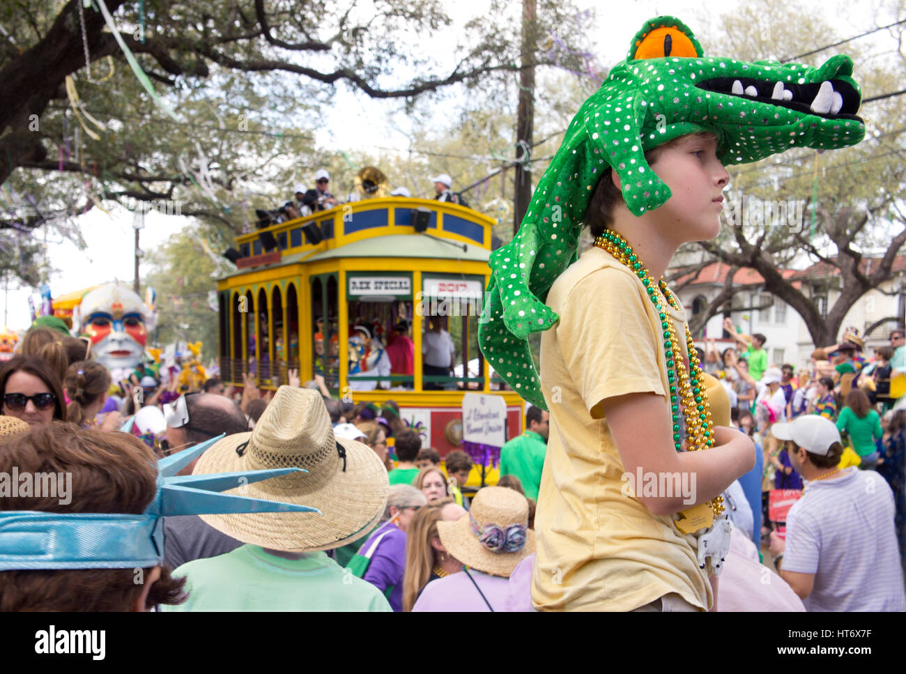 Watching parades hi-res stock photography and images - Alamy