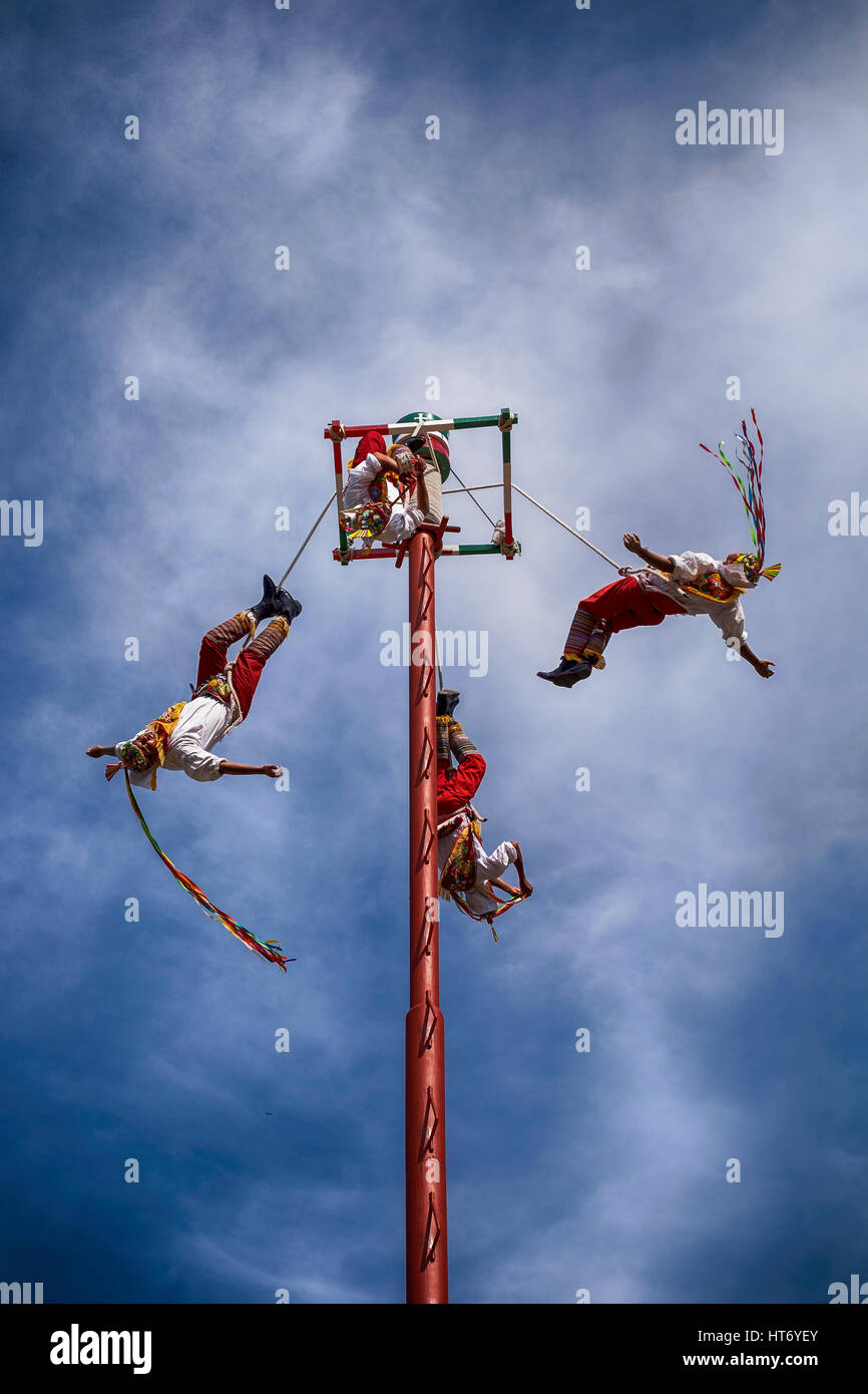 IXTAPA, MEXICO - DECEMBER 24, 2015: The Danza de los Voladores (Dance ...