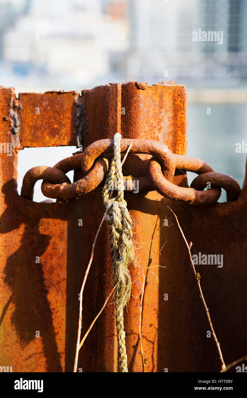 Boat mooring chains hi-res stock photography and images - Alamy