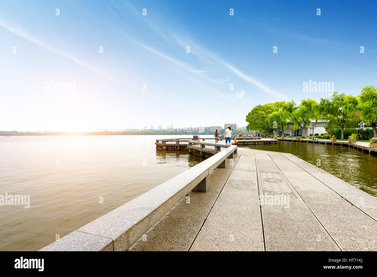China Hangzhou West Lake water promenade Stock Photo - Alamy