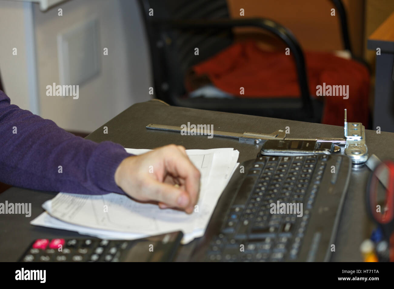 Hands of man who work on computer Stock Photo - Alamy