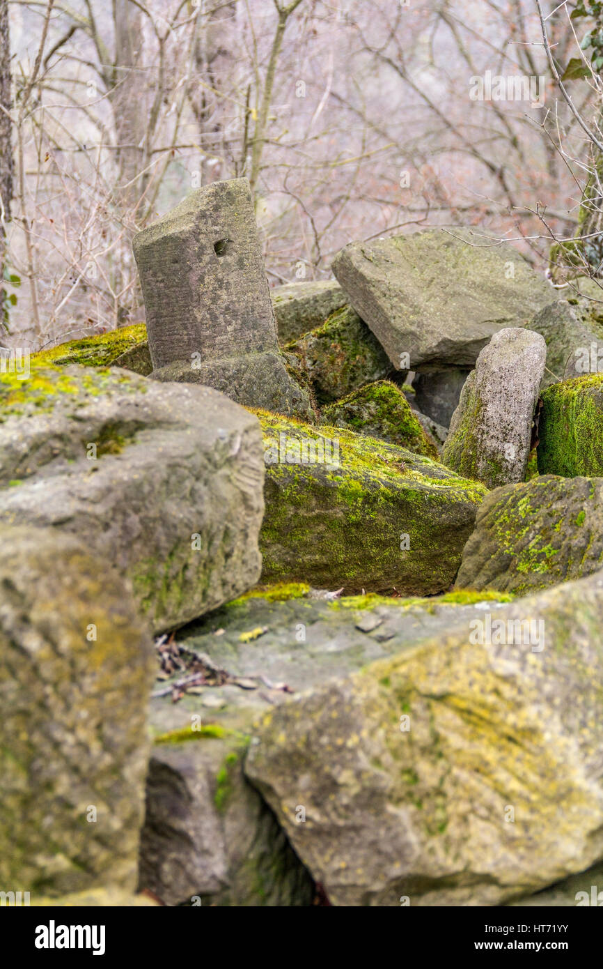 Big boulder sandstone hi-res stock photography and images - Alamy