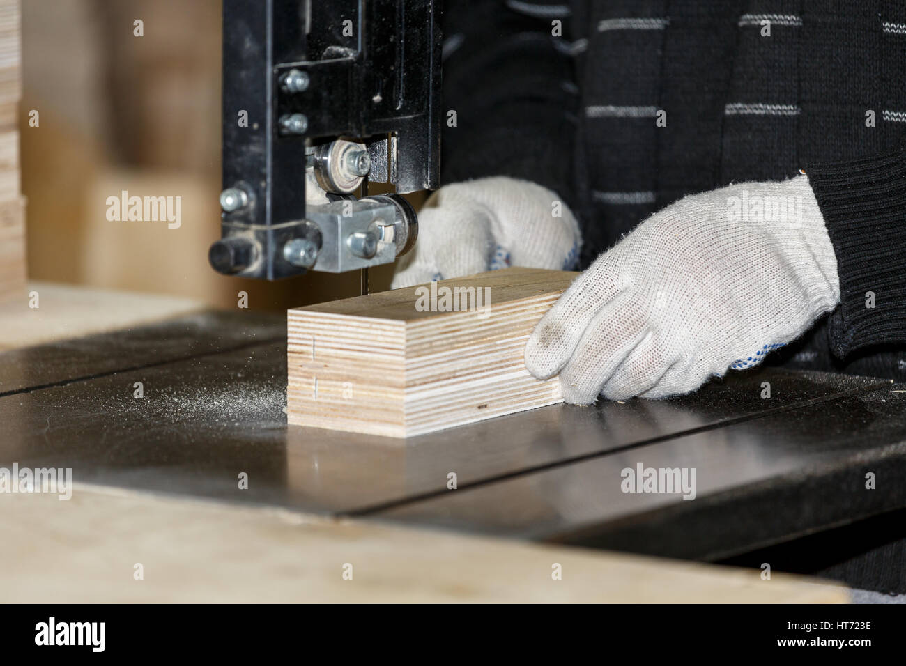 Hand of a man who works with wood products Stock Photo - Alamy