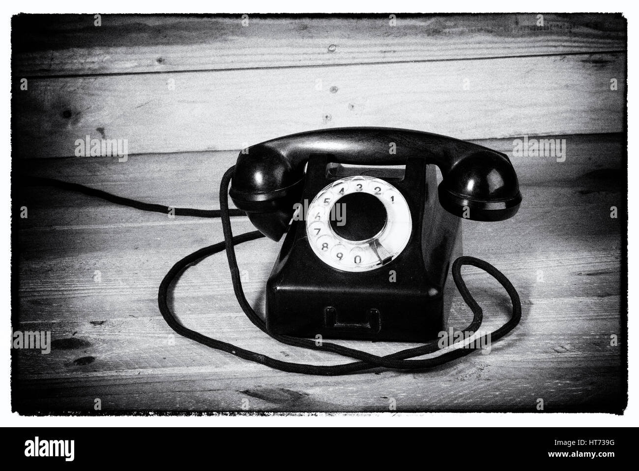 Analog phone hi-res stock photography and images - Alamy
