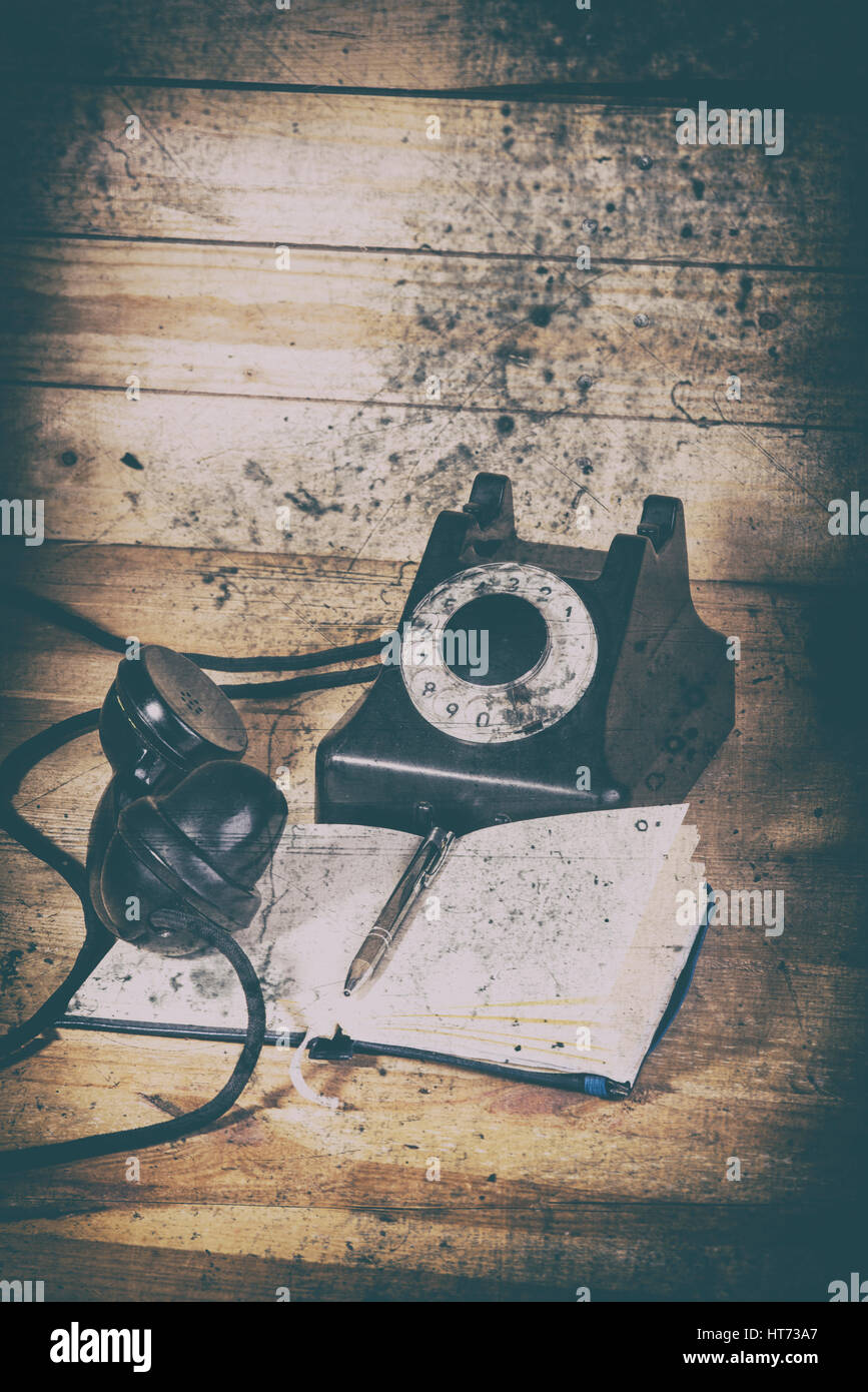 Analog phone hi-res stock photography and images - Alamy