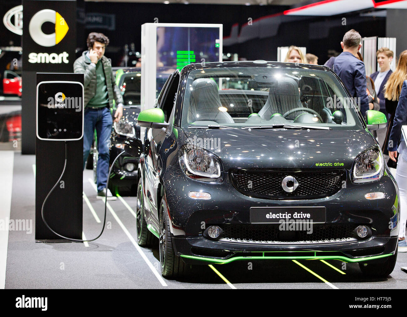 Smart, electric drive, car, plug Stock Photo - Alamy