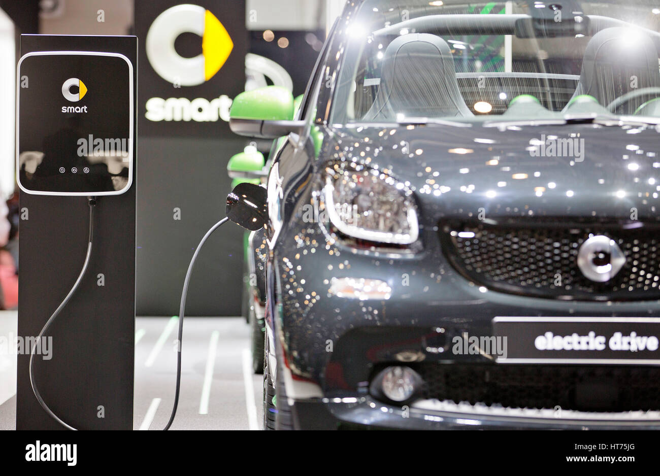 Smart electric hi-res stock photography and images - Alamy