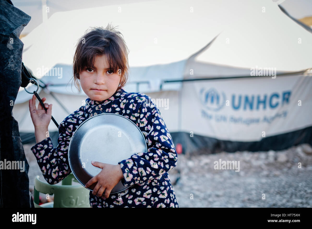 Girl fleeing hi-res stock photography and images - Alamy