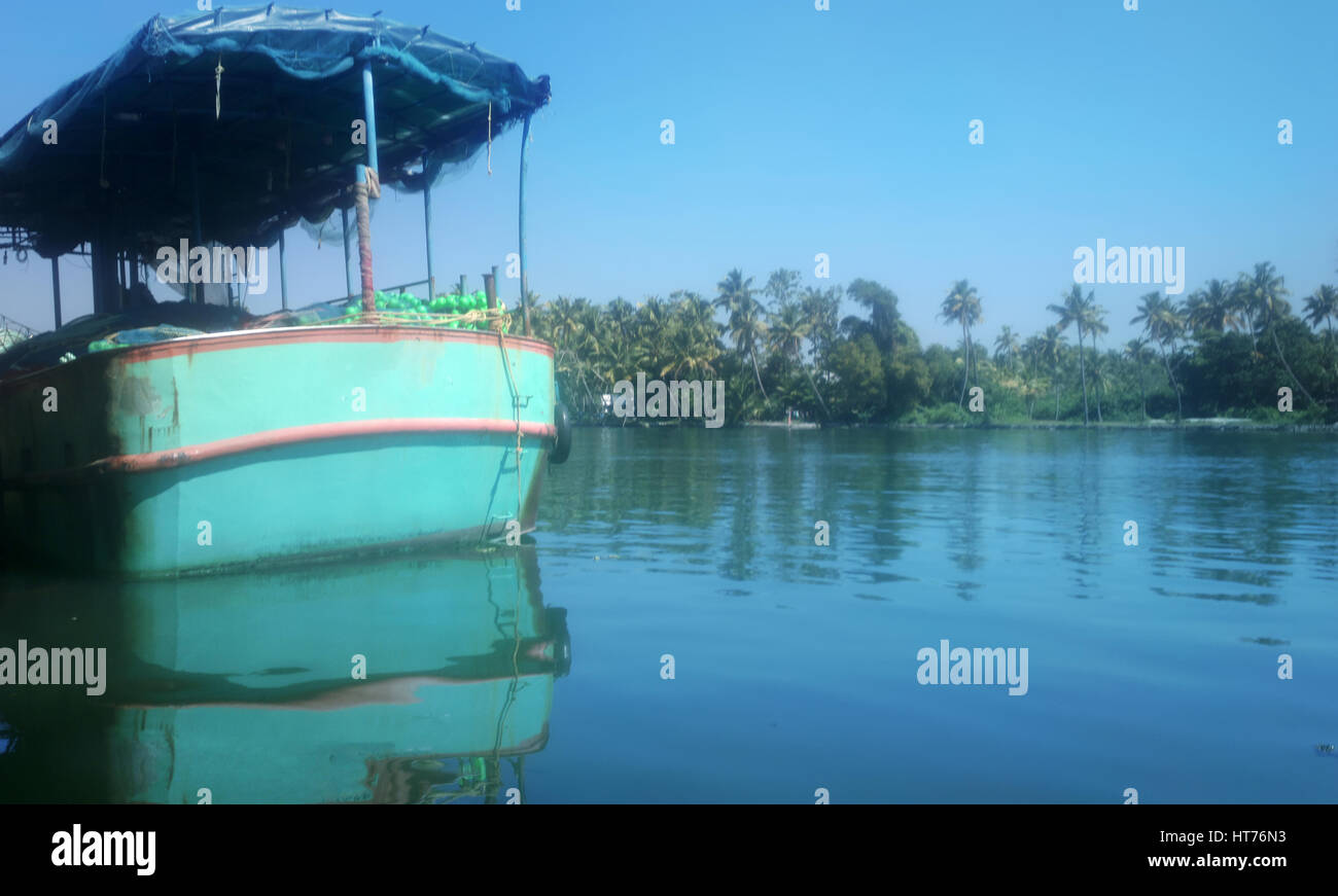 India speedboat hi-res stock photography and images - Alamy