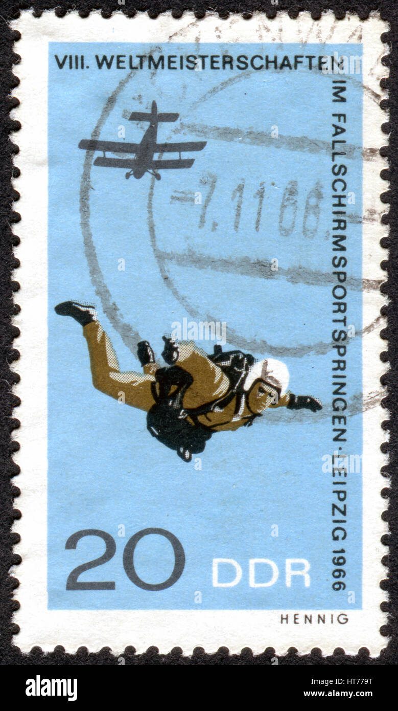 Skydiving jumping hi-res stock photography and images - Alamy