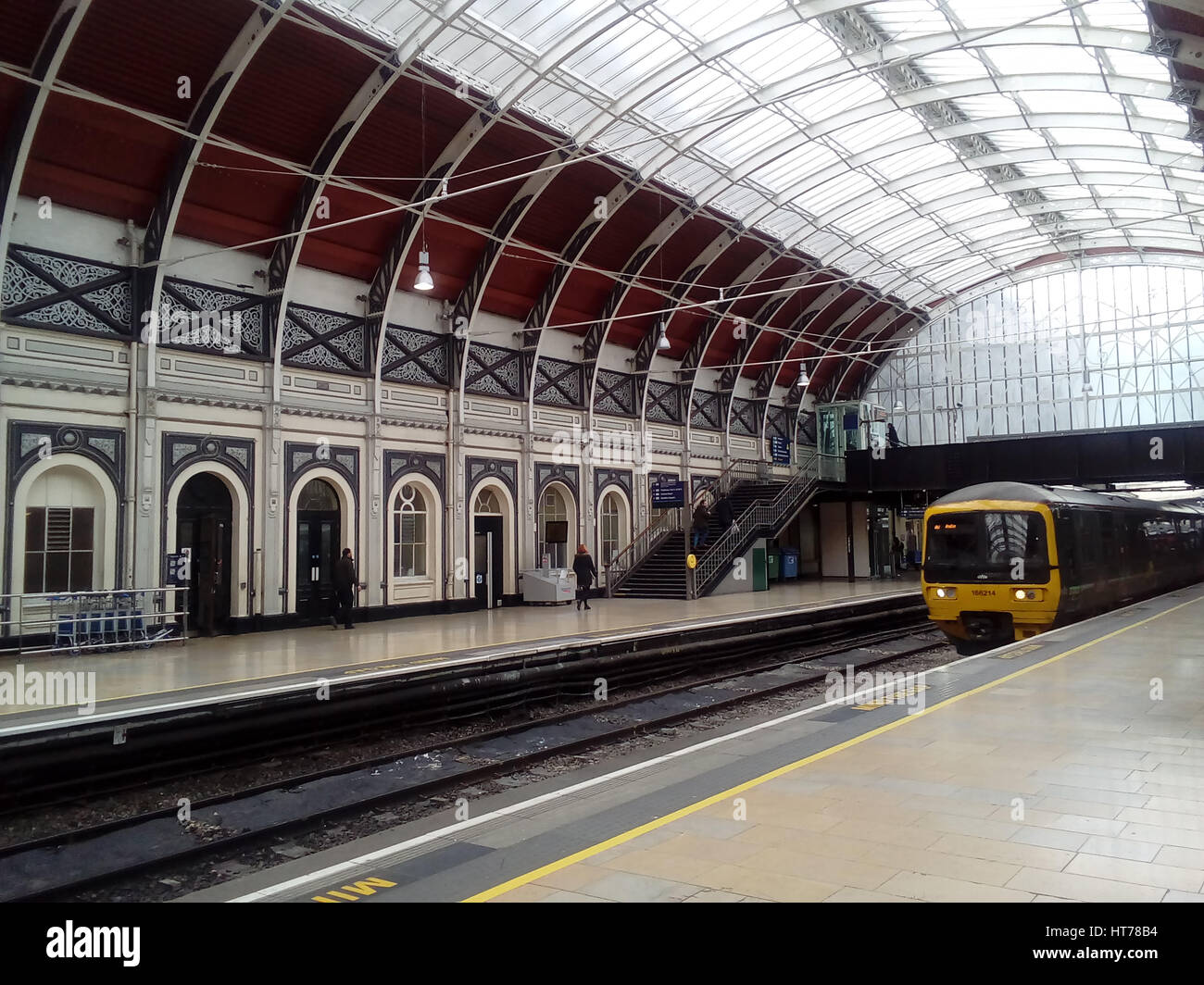 Paddington Station Architecture, Platform Stock Photo - Alamy