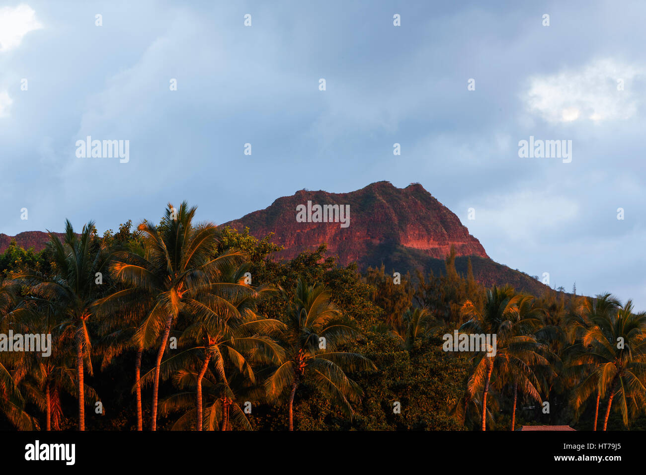 Diamond Head at sunset from Waikiki Beach, Honolulu, HI, USA Stock ...